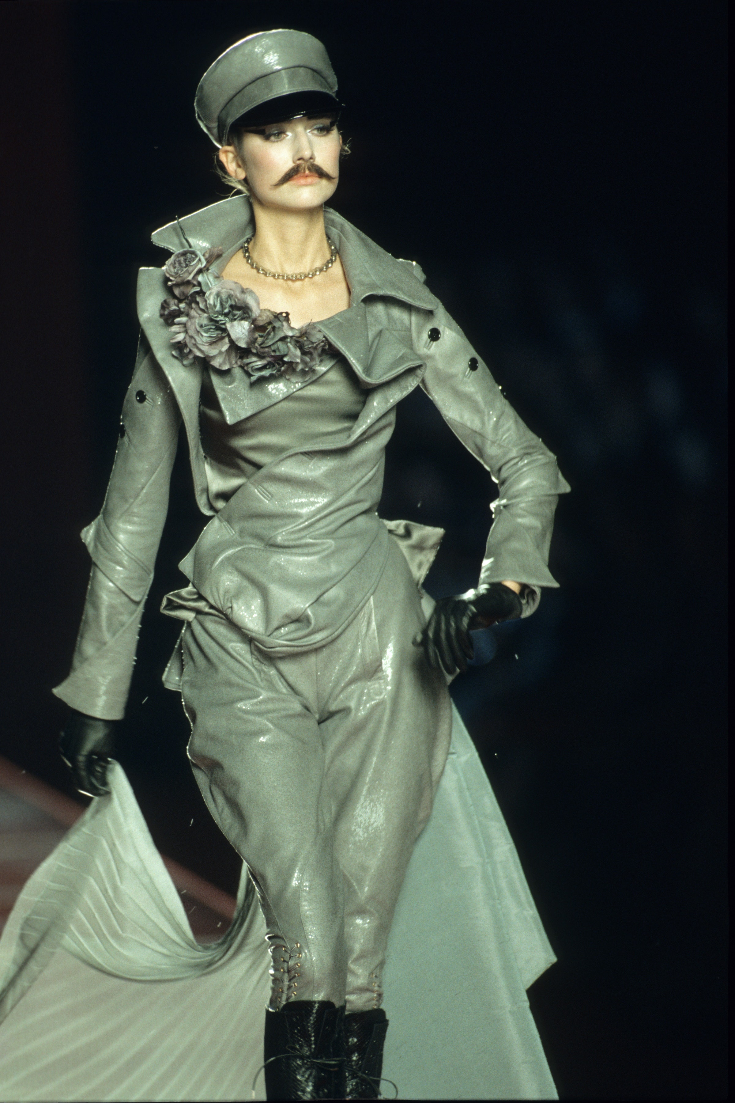 christian-dior-fall-2000-hc-20-1 – Fashion Encyclopedia